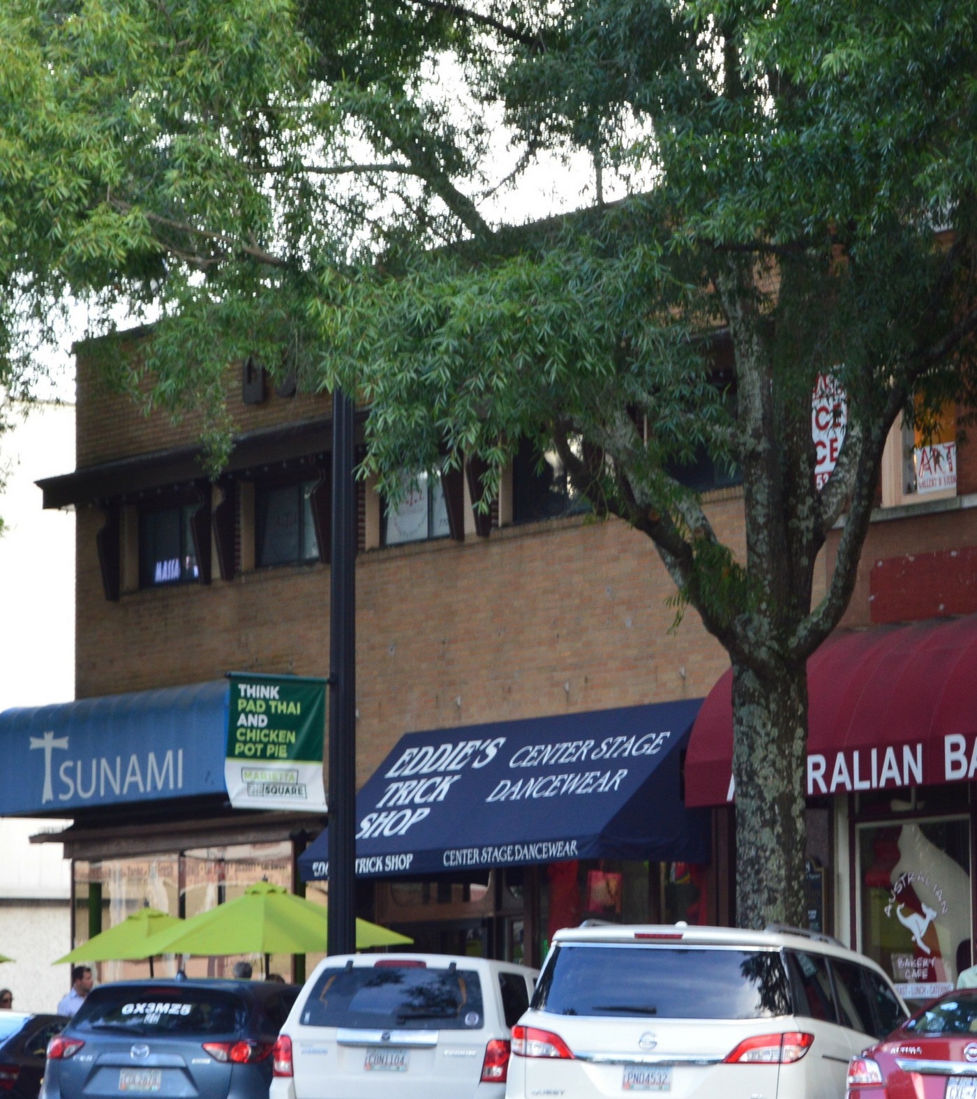 Marietta Square Shopping | Kenneth Axt Painting